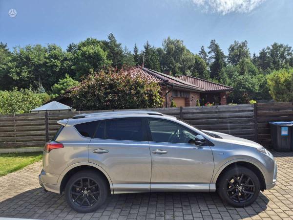 Pelēks Toyota RAV4 2018 Panevēža, ar dzinēja tilpumu 2.49 L un nobraukumu 42 tūkst. km par 19000 €, foto 7 vietnē AUTOMOTO.COM.LV