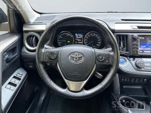 Grey Toyota RAV4 2018 in Riga, with an engine capacity of 2.50 L and mileage of 124 thousand km for 19300 €, photo 13 on AUTOMOTO.COM.LV