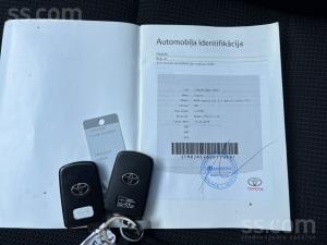 Grey Toyota RAV4 2018 in Riga, with an engine capacity of 2.50 L and mileage of 124 thousand km for 19300 €, photo 26 on AUTOMOTO.COM.LV