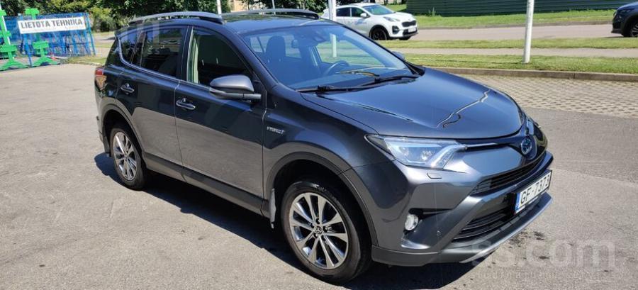 Grey Toyota RAV4 2018 in Riga, with an engine capacity of 2.50 L and mileage of 44 thousand km for 21500 €, photo 4 on AUTOMOTO.COM.LV