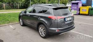 Grey Toyota RAV4 2018 in Riga, with an engine capacity of 2.50 L and mileage of 44 thousand km for 21500 €, photo 6 on AUTOMOTO.COM.LV
