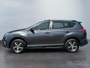 Grey Toyota RAV4 2018 in Riga, with an engine capacity of 2.00 L and mileage of 130 thousand km for 17230 €, photo 3 on AUTOMOTO.COM.LV