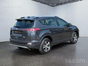 Grey Toyota RAV4 2018 in Riga, with an engine capacity of 2.00 L and mileage of 130 thousand km for 17230 €, photo 5 on AUTOMOTO.COM.LV