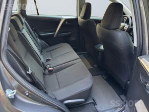 Grey Toyota RAV4 2018 in Riga, with an engine capacity of 2.00 L and mileage of 130 thousand km for 17230 €, photo 13 on AUTOMOTO.COM.LV