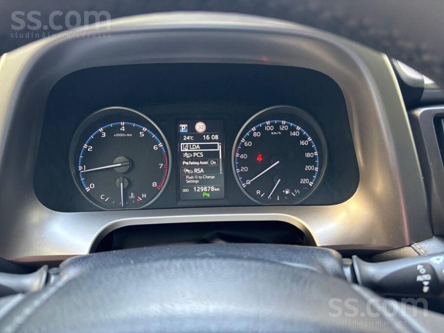 Grey Toyota RAV4 2018 in Riga, with an engine capacity of 2.00 L and mileage of 130 thousand km for 17230 €, photo 16 on AUTOMOTO.COM.LV