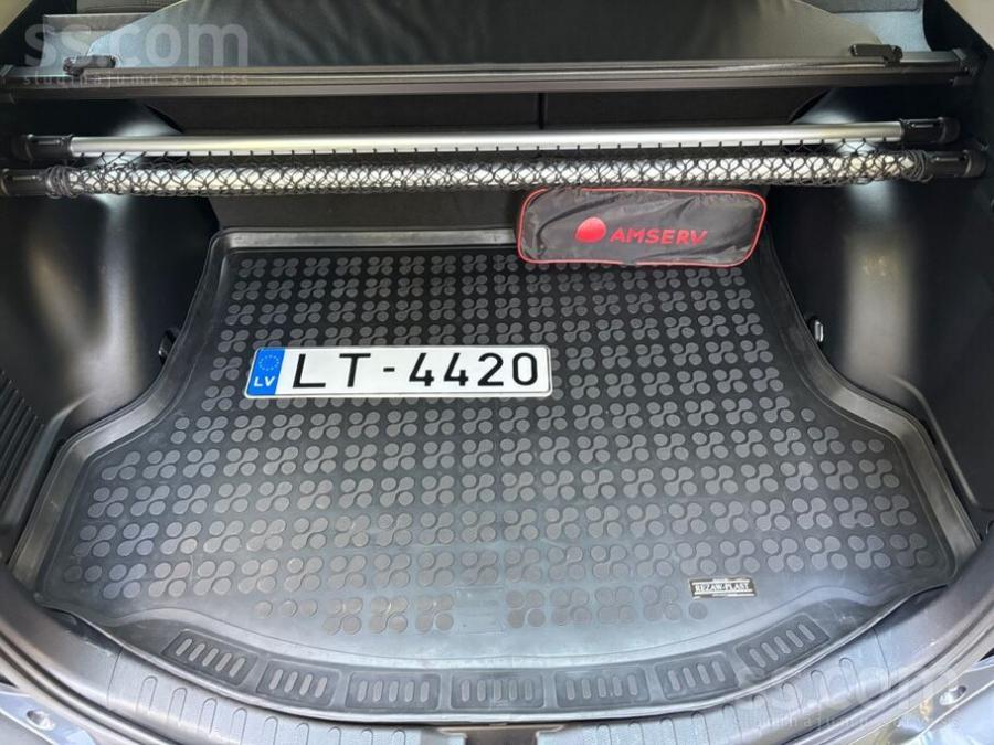 Grey Toyota RAV4 2018 in Riga, with an engine capacity of 2.00 L and mileage of 130 thousand km for 17230 €, photo 17 on AUTOMOTO.COM.LV