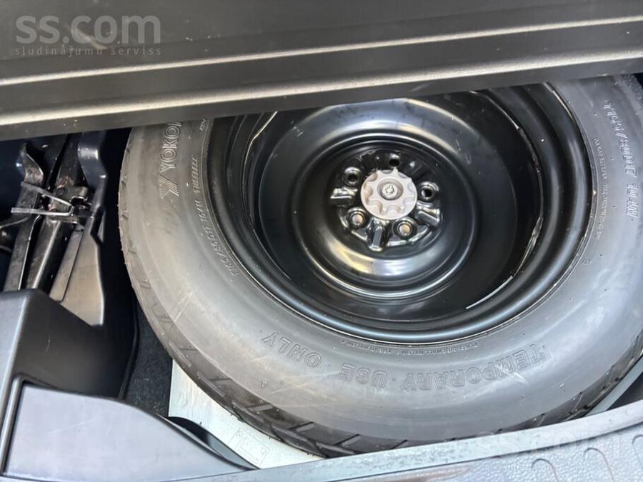 Grey Toyota RAV4 2018 in Riga, with an engine capacity of 2.00 L and mileage of 130 thousand km for 17230 €, photo 18 on AUTOMOTO.COM.LV