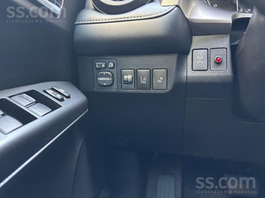 Grey Toyota RAV4 2018 in Riga, with an engine capacity of 2.00 L and mileage of 130 thousand km for 17230 €, photo 22 on AUTOMOTO.COM.LV