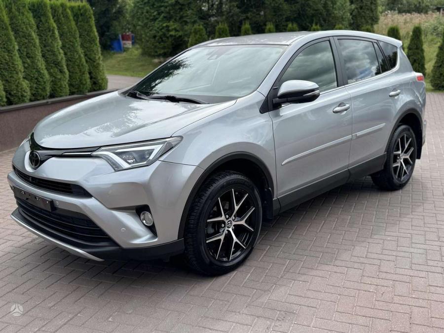 Pelēks Toyota RAV4 2018 Utena, ar dzinēja tilpumu 2.00 L un nobraukumu 144 tūkst. km par 13900 €, foto 1 vietnē AUTOMOTO.COM.LV