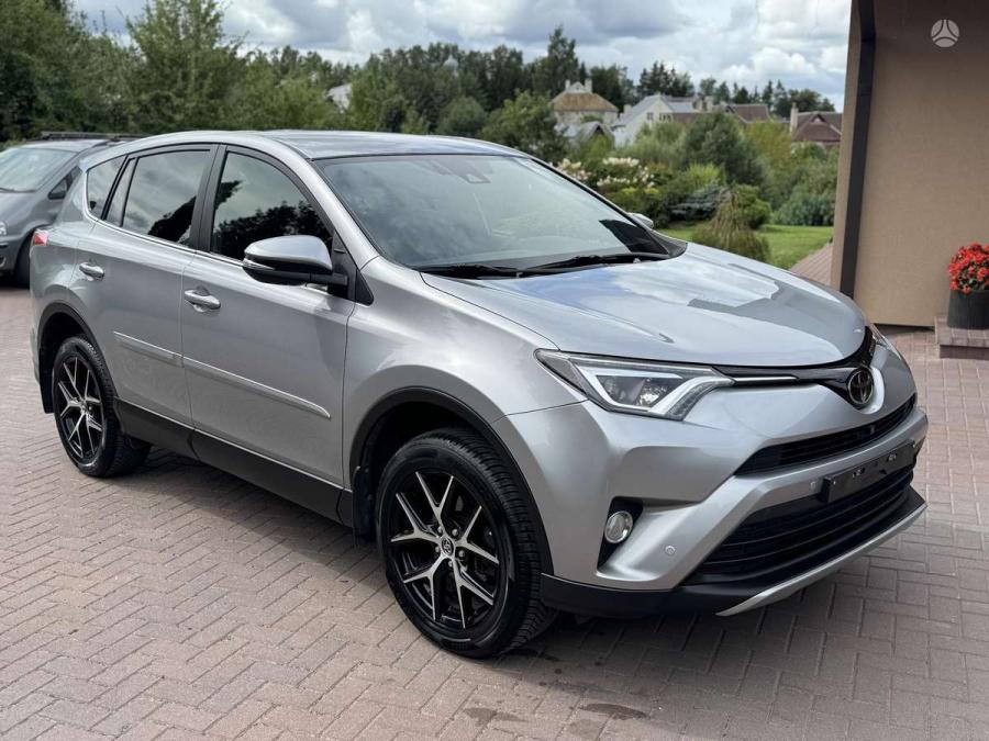 Pelēks Toyota RAV4 2018 Utena, ar dzinēja tilpumu 2.00 L un nobraukumu 144 tūkst. km par 13900 €, foto 4 vietnē AUTOMOTO.COM.LV