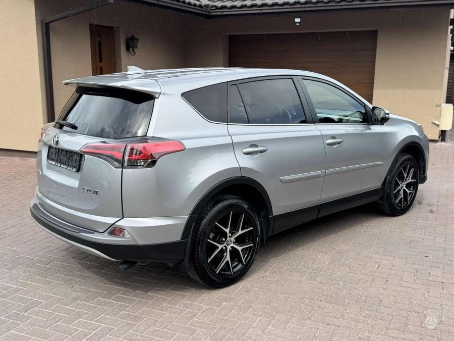Pelēks Toyota RAV4 2018 Utena, ar dzinēja tilpumu 2.00 L un nobraukumu 144 tūkst. km par 13900 €, foto 8 vietnē AUTOMOTO.COM.LV