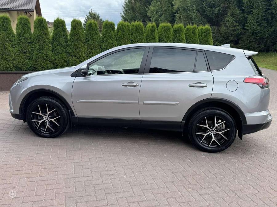 Pelēks Toyota RAV4 2018 Utena, ar dzinēja tilpumu 2.00 L un nobraukumu 144 tūkst. km par 13900 €, foto 9 vietnē AUTOMOTO.COM.LV