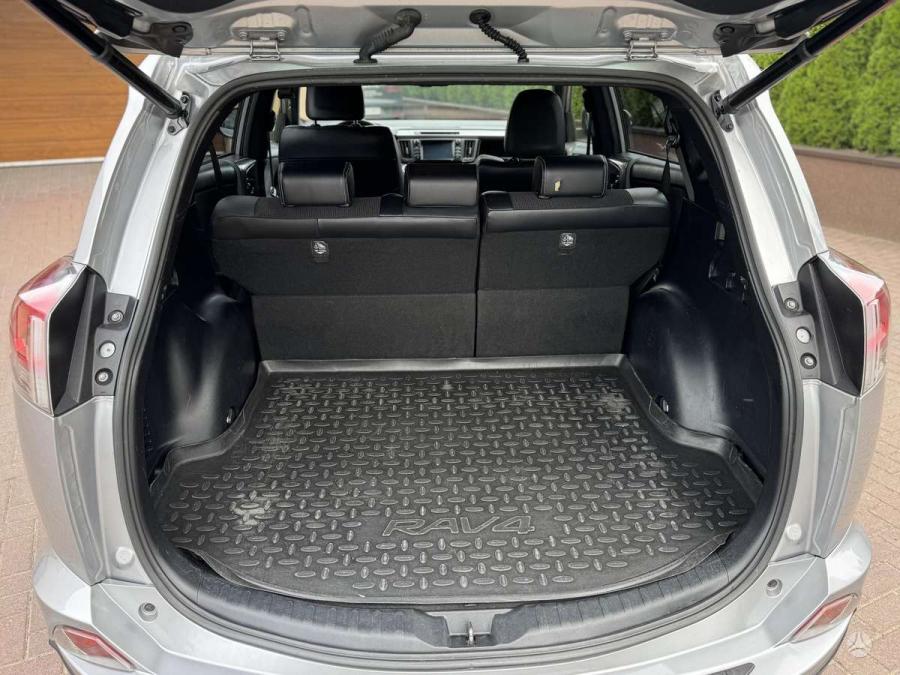 Pelēks Toyota RAV4 2018 Utena, ar dzinēja tilpumu 2.00 L un nobraukumu 144 tūkst. km par 13900 €, foto 10 vietnē AUTOMOTO.COM.LV