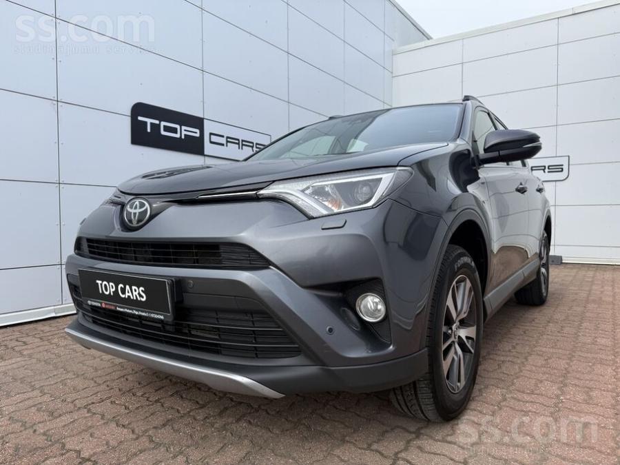 Pelēks Toyota RAV4 2018 Rīga, ar dzinēja tilpumu 2.00 L un nobraukumu 123 tūkst. km par 16500 €, foto 1 vietnē AUTOMOTO.COM.LV