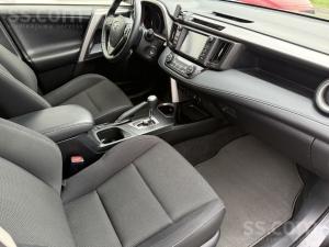 Pelēks Toyota RAV4 2018 Rīga, ar dzinēja tilpumu 2.00 L un nobraukumu 123 tūkst. km par 16500 €, foto 9 vietnē AUTOMOTO.COM.LV