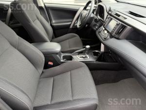 Pelēks Toyota RAV4 2018 Rīga, ar dzinēja tilpumu 2.00 L un nobraukumu 123 tūkst. km par 16500 €, foto 10 vietnē AUTOMOTO.COM.LV