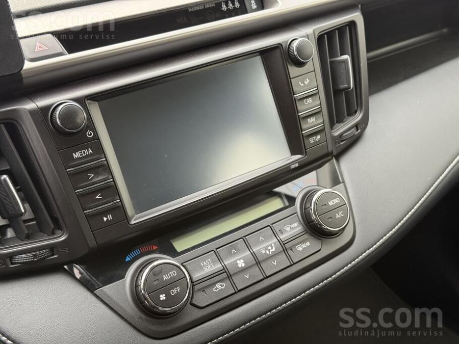Pelēks Toyota RAV4 2018 Rīga, ar dzinēja tilpumu 2.00 L un nobraukumu 123 tūkst. km par 16500 €, foto 14 vietnē AUTOMOTO.COM.LV