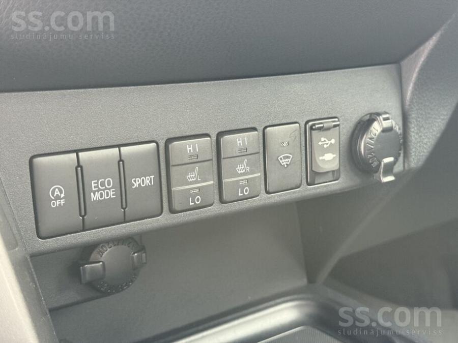 Pelēks Toyota RAV4 2018 Rīga, ar dzinēja tilpumu 2.00 L un nobraukumu 123 tūkst. km par 16500 €, foto 17 vietnē AUTOMOTO.COM.LV