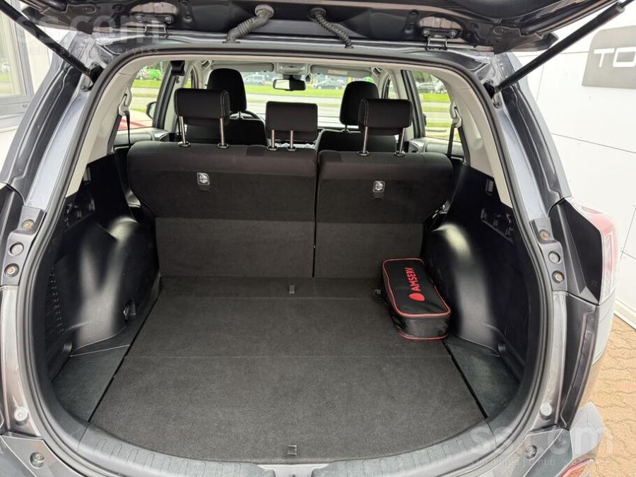 Pelēks Toyota RAV4 2018 Rīga, ar dzinēja tilpumu 2.00 L un nobraukumu 123 tūkst. km par 16500 €, foto 19 vietnē AUTOMOTO.COM.LV