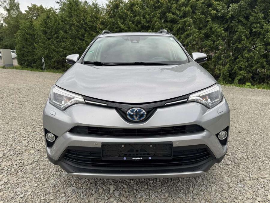 Pelēks Toyota RAV4 2018 Kauņa, ar dzinēja tilpumu 2.49 L un nobraukumu 230 tūkst. km par 17950 €, foto 4 vietnē AUTOMOTO.COM.LV