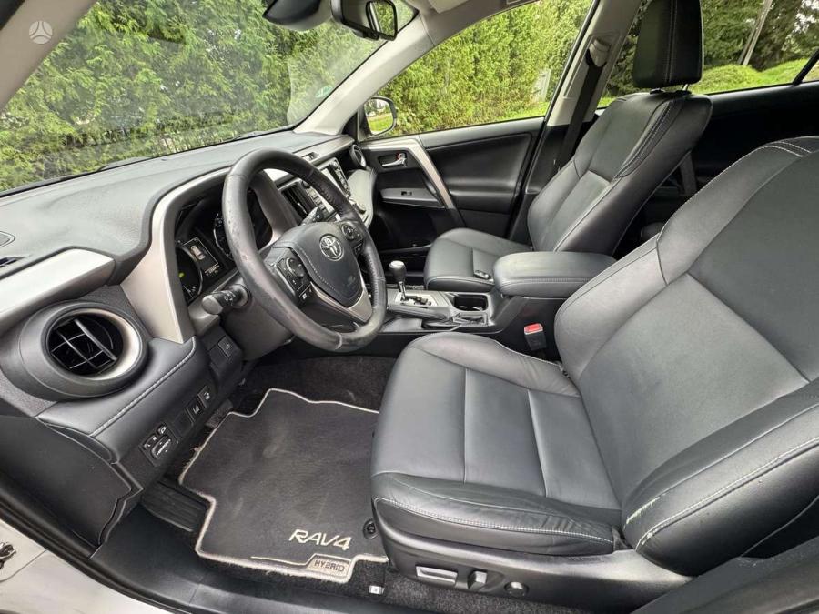 Pelēks Toyota RAV4 2018 Kauņa, ar dzinēja tilpumu 2.49 L un nobraukumu 230 tūkst. km par 17950 €, foto 12 vietnē AUTOMOTO.COM.LV