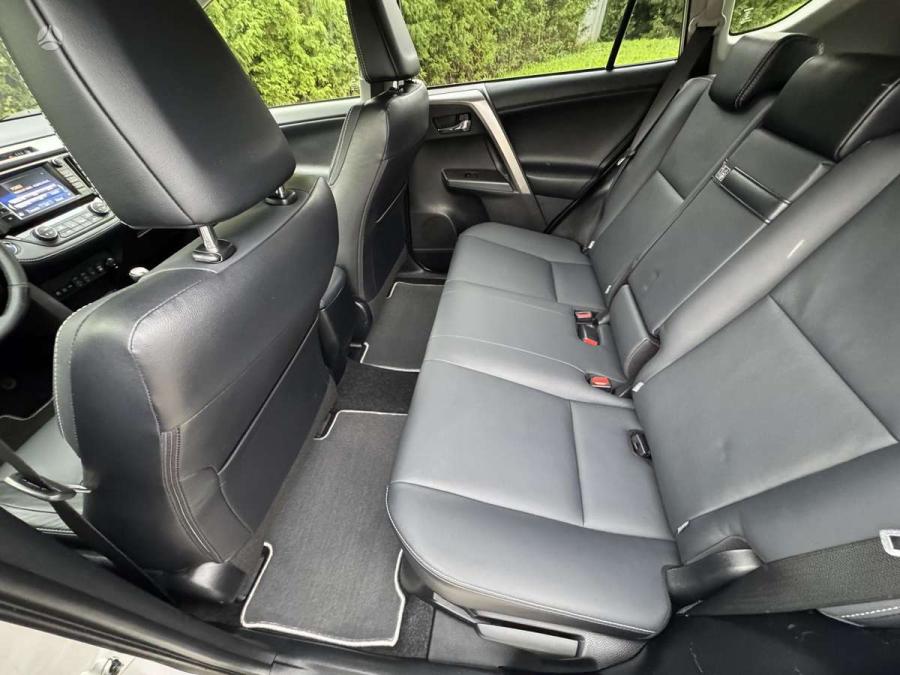Pelēks Toyota RAV4 2018 Kauņa, ar dzinēja tilpumu 2.49 L un nobraukumu 230 tūkst. km par 17950 €, foto 13 vietnē AUTOMOTO.COM.LV