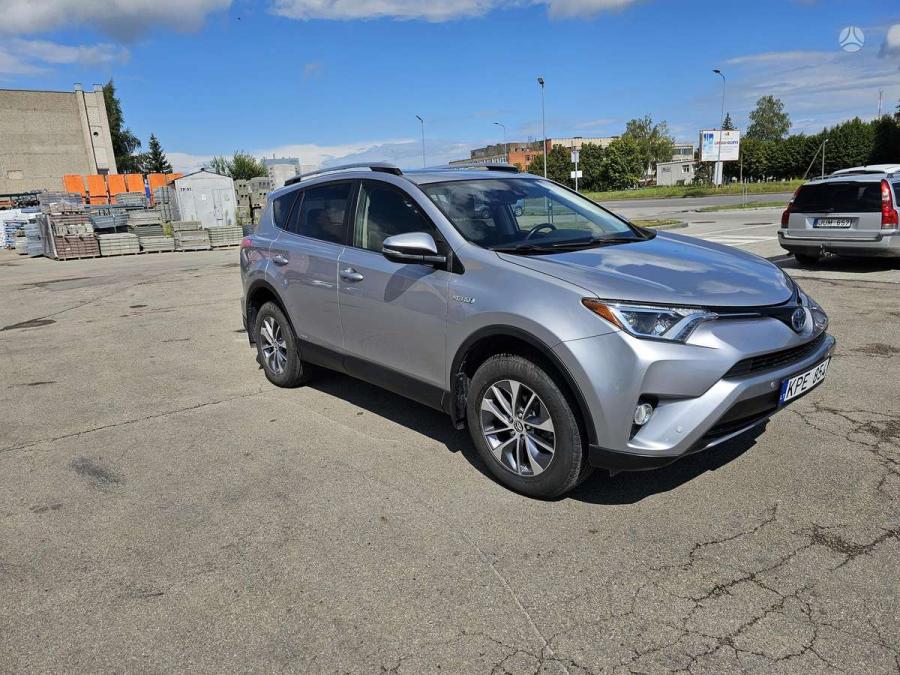 Pelēks Toyota RAV4 2018 Tauragė, ar dzinēja tilpumu 2.50 L un nobraukumu 78 tūkst. km par 18500 €, foto 3 vietnē AUTOMOTO.COM.LV