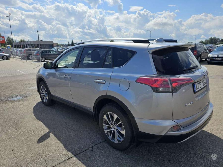Pelēks Toyota RAV4 2018 Tauragė, ar dzinēja tilpumu 2.50 L un nobraukumu 78 tūkst. km par 18500 €, foto 5 vietnē AUTOMOTO.COM.LV