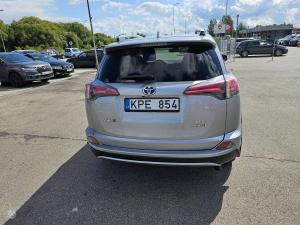 Pelēks Toyota RAV4 2018 Tauragė, ar dzinēja tilpumu 2.50 L un nobraukumu 78 tūkst. km par 18500 €, foto 6 vietnē AUTOMOTO.COM.LV