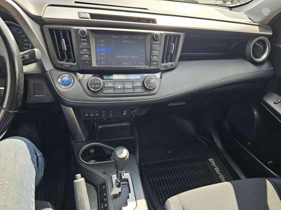 Pelēks Toyota RAV4 2018 Tauragė, ar dzinēja tilpumu 2.50 L un nobraukumu 78 tūkst. km par 18500 €, foto 13 vietnē AUTOMOTO.COM.LV