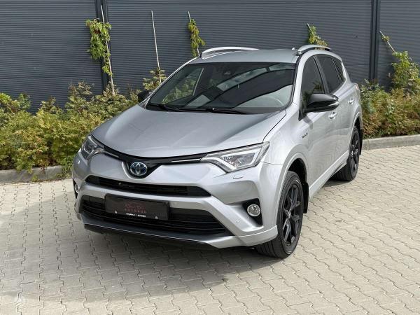 Grey Toyota RAV4 2018 in Vilnius, with an engine capacity of 2.49 L and mileage of 187 thousand km for 17300 €, photo 3 on AUTOMOTO.COM.LV
