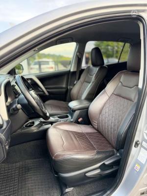 Grey Toyota RAV4 2018 in Vilnius, with an engine capacity of 2.49 L and mileage of 287 thousand km for 14500 €, photo 12 on AUTOMOTO.COM.LV