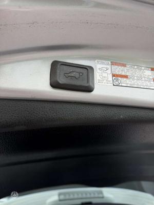 Grey Toyota RAV4 2018 in Vilnius, with an engine capacity of 2.49 L and mileage of 287 thousand km for 14500 €, photo 23 on AUTOMOTO.COM.LV