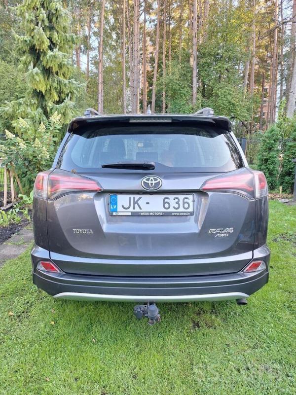 Pelēks Toyota RAV4 2018 Jūrmala, ar dzinēja tilpumu 2.00 L un nobraukumu 229 tūkst. km par 11000 €, foto 5 vietnē AUTOMOTO.COM.LV