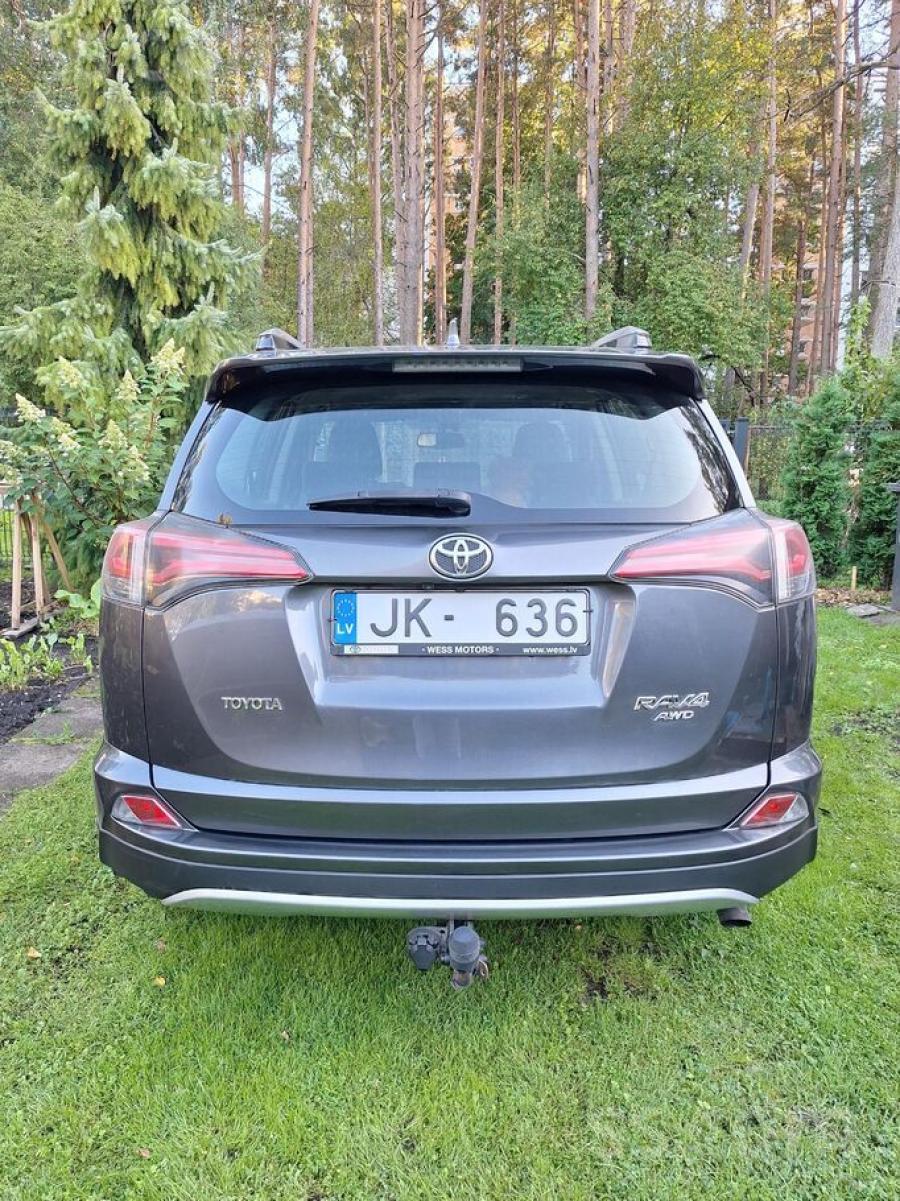 Pelēks Toyota RAV4 2018 Jūrmala, ar dzinēja tilpumu 2.00 L un nobraukumu 229 tūkst. km par 11000 €, foto 5 vietnē AUTOMOTO.COM.LV