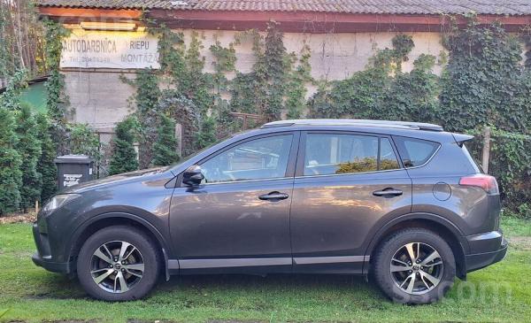 Pelēks Toyota RAV4 2018 Jūrmala, ar dzinēja tilpumu 2.00 L un nobraukumu 229 tūkst. km par 11000 €, foto 6 vietnē AUTOMOTO.COM.LV