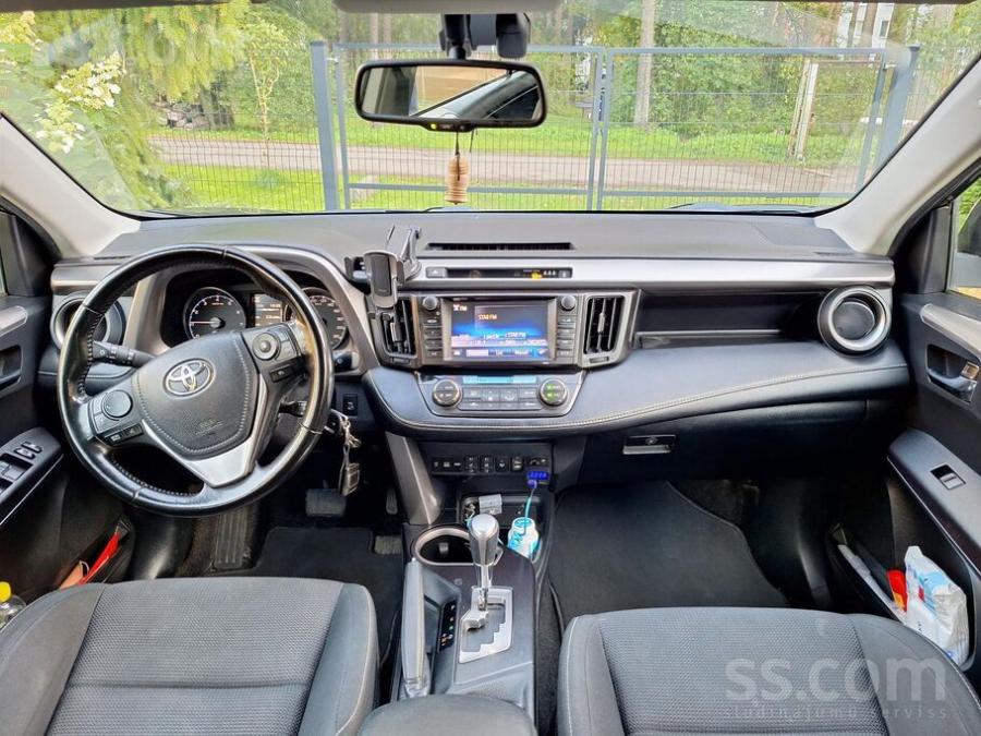 Pelēks Toyota RAV4 2018 Jūrmala, ar dzinēja tilpumu 2.00 L un nobraukumu 229 tūkst. km par 11000 €, foto 9 vietnē AUTOMOTO.COM.LV