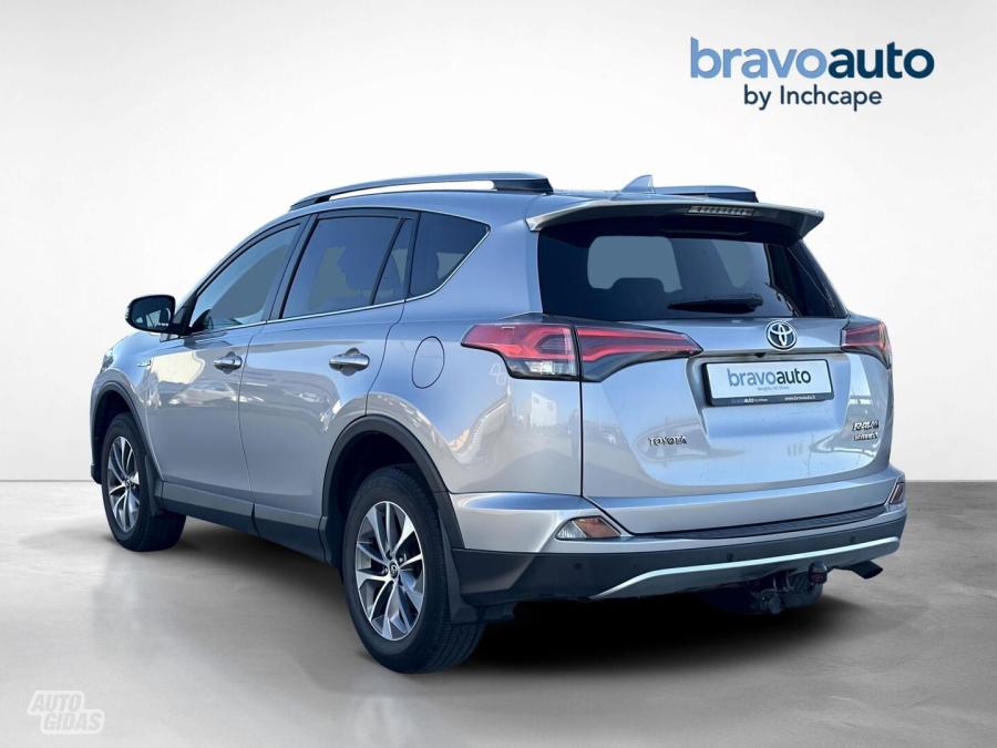 Grey Toyota RAV4 2018 in Klaipeda, with an engine capacity of 2.50 L and mileage of 171 thousand km for 19500 €, photo 4 on AUTOMOTO.COM.LV