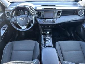 Grey Toyota RAV4 2018 in Klaipeda, with an engine capacity of 2.50 L and mileage of 171 thousand km for 19500 €, photo 21 on AUTOMOTO.COM.LV