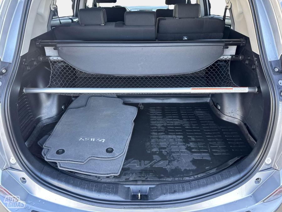 Grey Toyota RAV4 2018 in Klaipeda, with an engine capacity of 2.50 L and mileage of 171 thousand km for 19500 €, photo 30 on AUTOMOTO.COM.LV