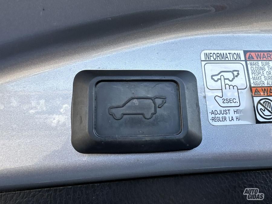 Grey Toyota RAV4 2018 in Klaipeda, with an engine capacity of 2.50 L and mileage of 171 thousand km for 19500 €, photo 31 on AUTOMOTO.COM.LV