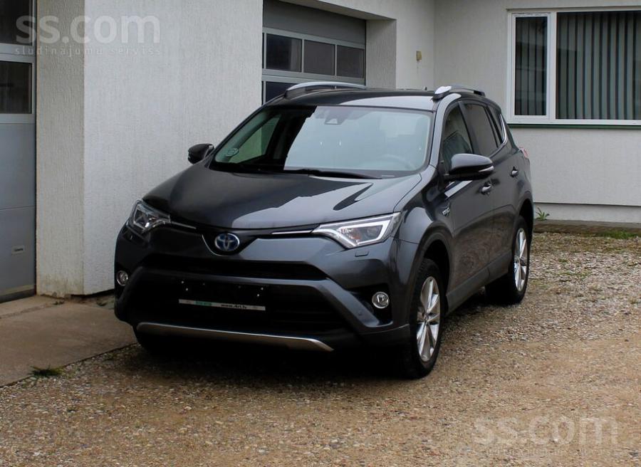 Grey Toyota RAV4 2019 in Tukums, with an engine capacity of 2.50 L and mileage of 128 thousand km for 3999 €, photo 2 on AUTOMOTO.COM.LV