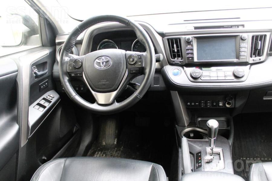 Grey Toyota RAV4 2019 in Tukums, with an engine capacity of 2.50 L and mileage of 128 thousand km for 3999 €, photo 6 on AUTOMOTO.COM.LV