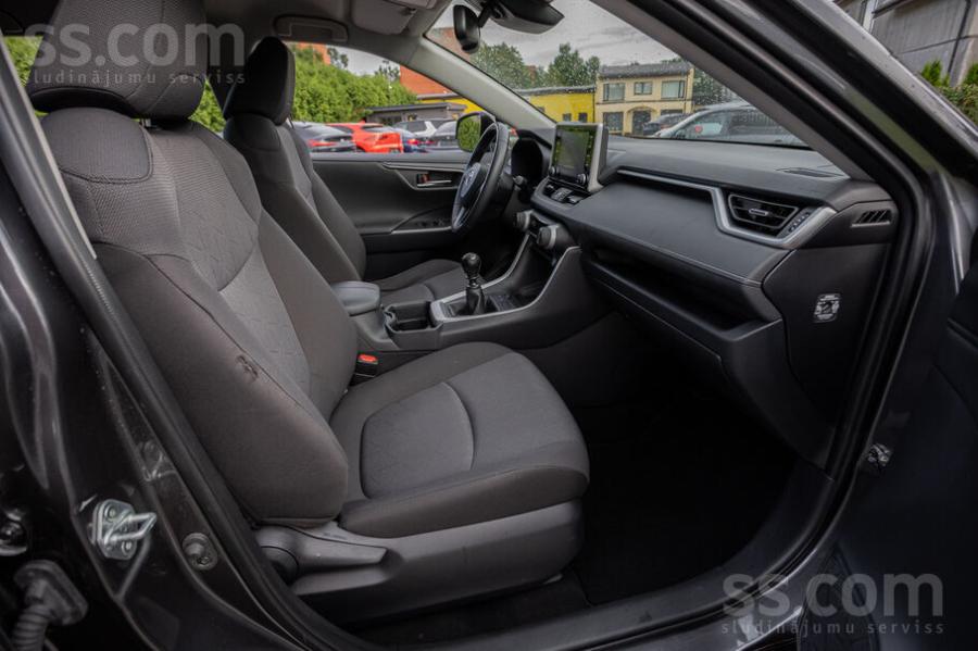 Pelēks Toyota RAV4 2019 Jelgava, ar dzinēja tilpumu 2.00 L un nobraukumu 0 tūkst. km par 18950 €, foto 9 vietnē AUTOMOTO.COM.LV
