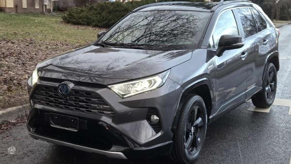 Grey Toyota RAV4 2019 in Panevezys, with an engine capacity of 2.49 L and mileage of 165 thousand km for 23300 €, photo 1 on AUTOMOTO.COM.LV