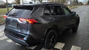 Pelēks Toyota RAV4 2019 Panevēža, ar dzinēja tilpumu 2.49 L un nobraukumu 165 tūkst. km par 23300 €, foto 2 vietnē AUTOMOTO.COM.LV