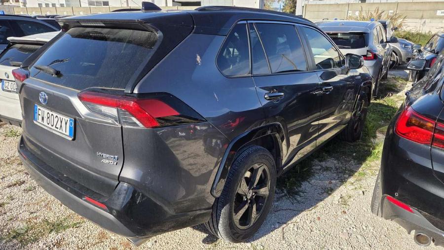 Pelēks Toyota RAV4 2019 Panevēža, ar dzinēja tilpumu 2.49 L un nobraukumu 165 tūkst. km par 23300 €, foto 4 vietnē AUTOMOTO.COM.LV