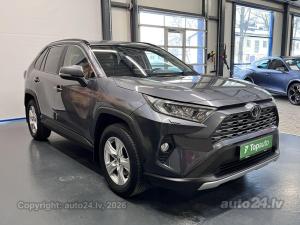 Grey Toyota RAV4 2019 in Tallinn, with an engine capacity of 2.00 L and mileage of 98 thousand km for 20900 €, photo 2 on AUTOMOTO.COM.LV