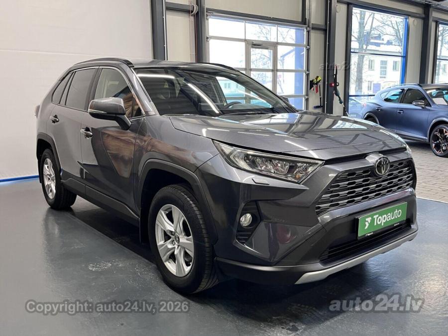 Grey Toyota RAV4 2019 in Tallinn, with an engine capacity of 2.00 L and mileage of 98 thousand km for 20900 €, photo 2 on AUTOMOTO.COM.LV