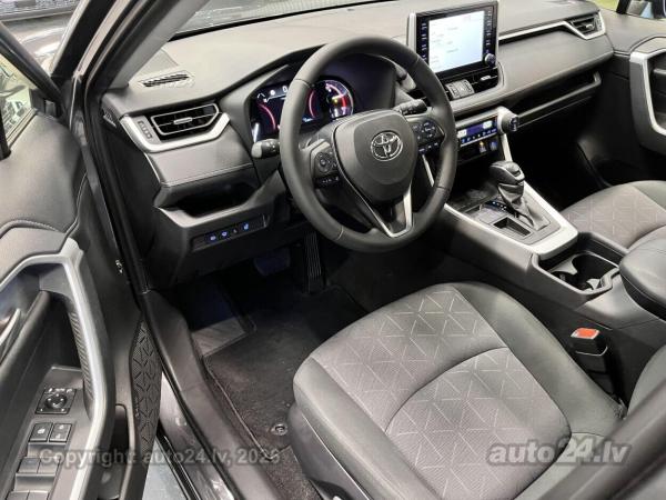 Pelēks Toyota RAV4 2019 Tallina, ar dzinēja tilpumu 2.00 L un nobraukumu 98 tūkst. km par 20900 €, foto 7 vietnē AUTOMOTO.COM.LV